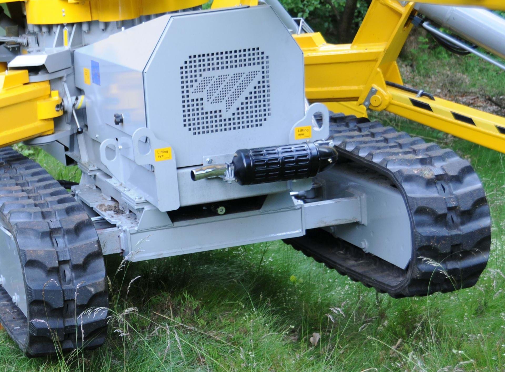 2750 RXJ articulated crawler lift