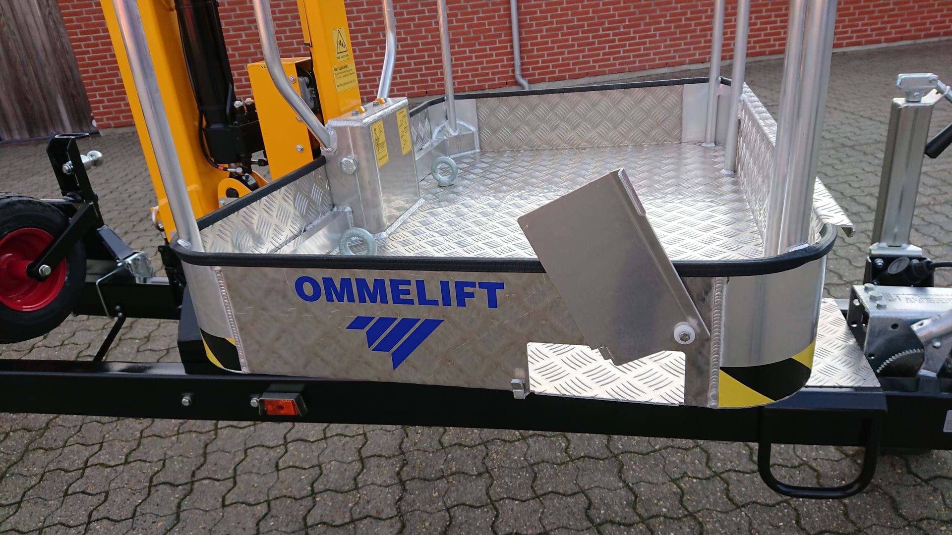 OMMELIFT 1700 EX trailer lift