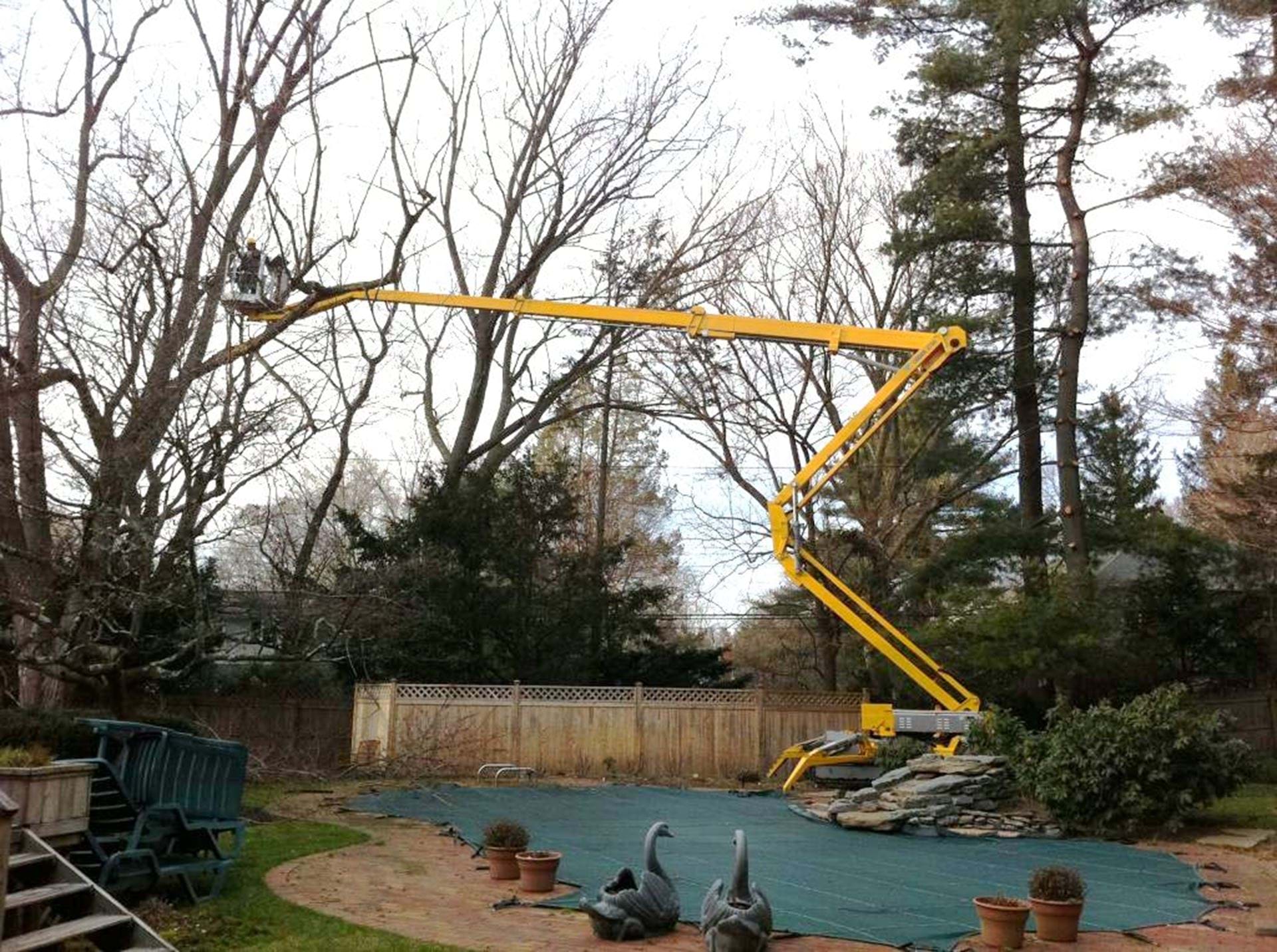 2750 RXJ articulated crawler lift
