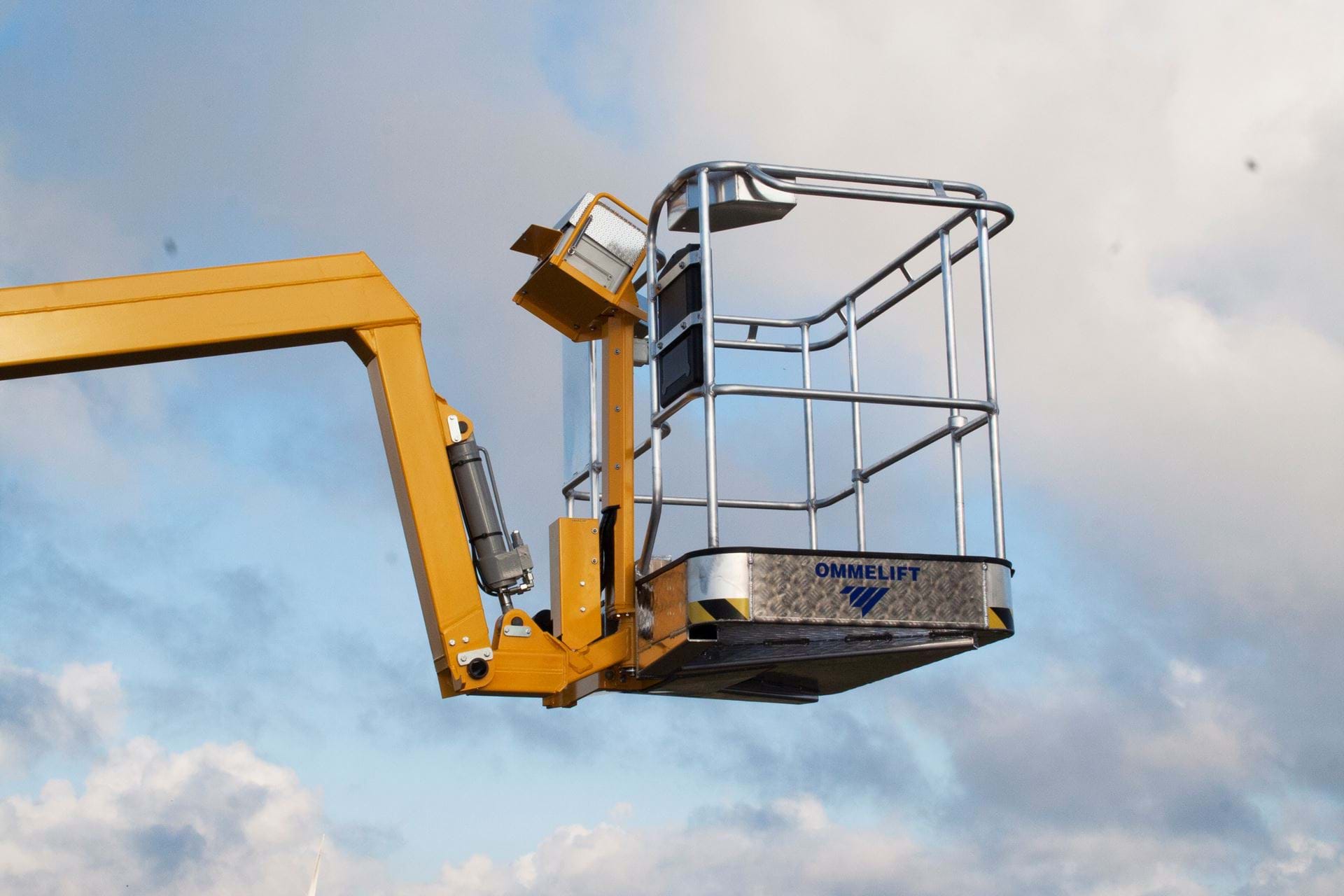 OMMELIFT 1700 EX trailer lift