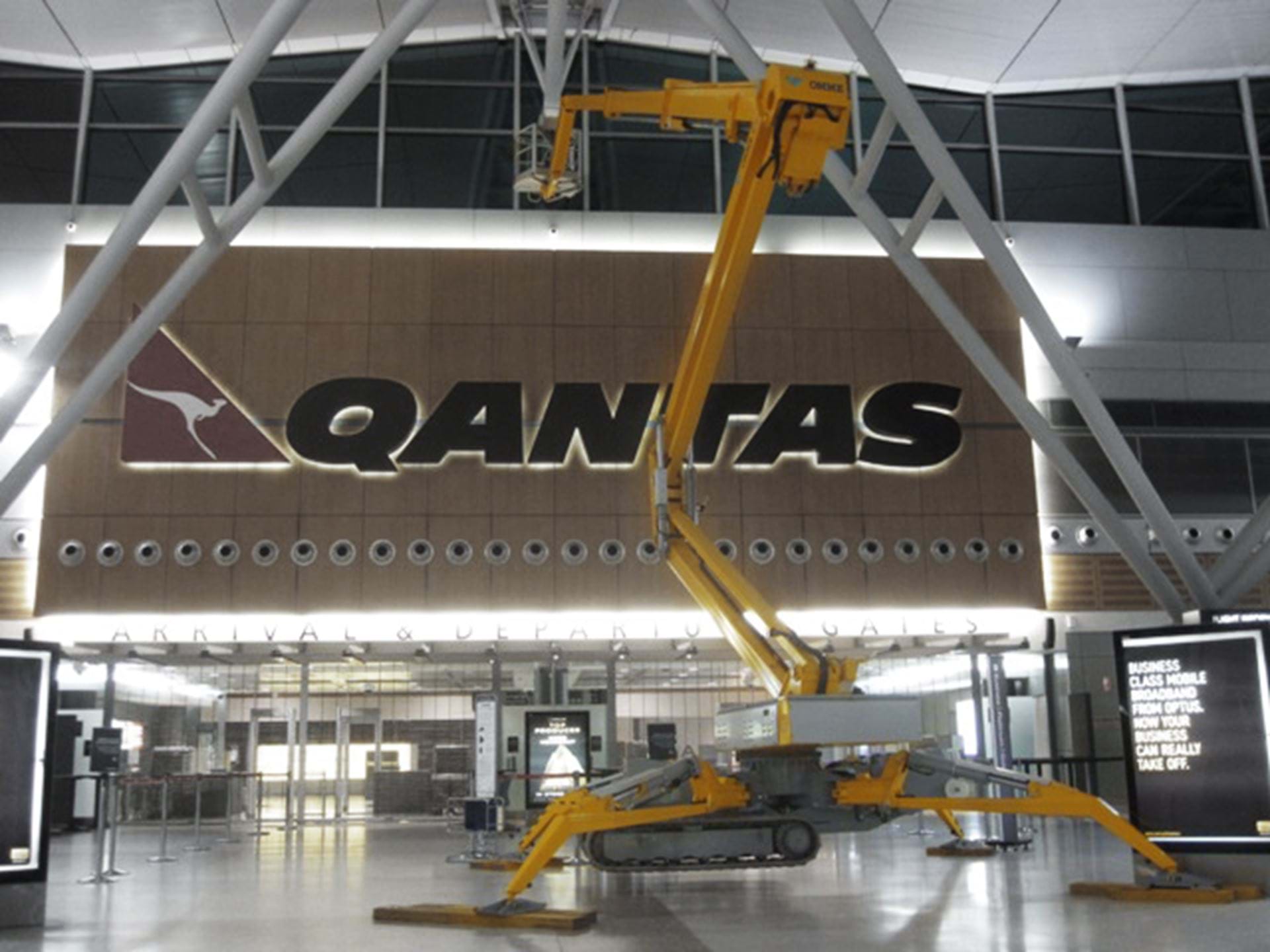 Omme Lift at the airport